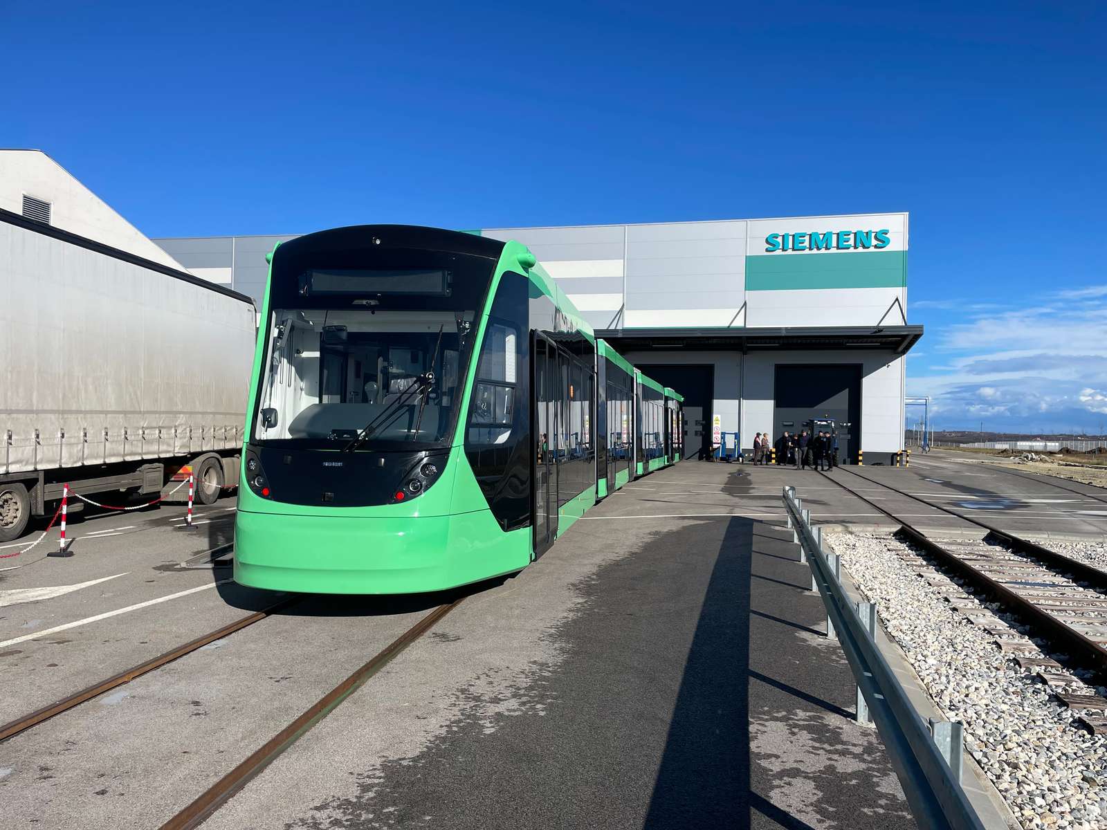 Få første kig på Hovedstadens færdig­byggede letbanetog | Magasinet KBH