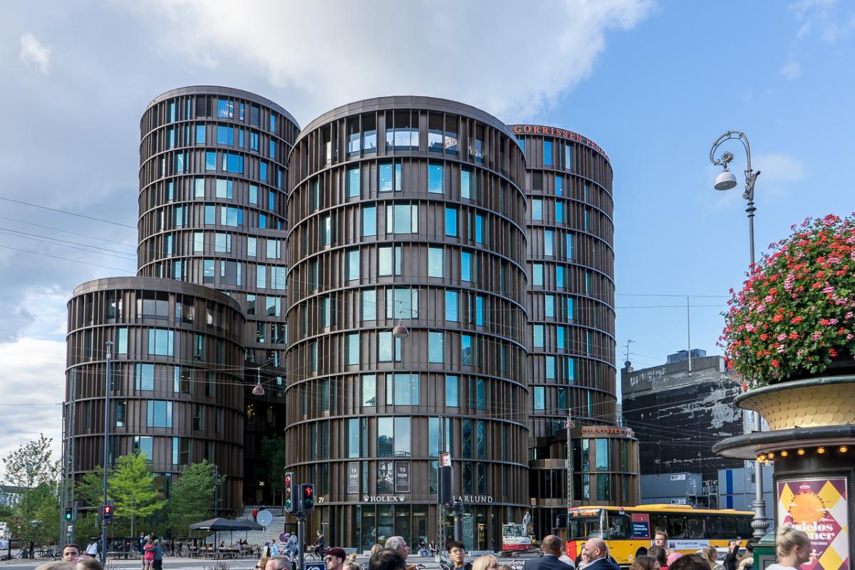 De høje brune dåser på Axeltorv | Magasinet KBH